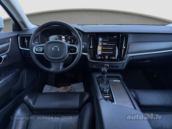 White Volvo V90 2018 in Parnu, with an engine capacity of 2.00 L and mileage of 211 thousand km for 21900 €, photo 6 on AUTOMOTO.COM.LV