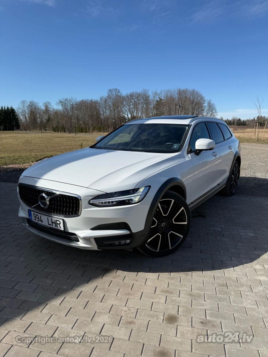 Balts Volvo V90 2018 Tallina, ar dzinēja tilpumu 2.00 L un nobraukumu 176 tūkst. km par 25790 €, foto 1 vietnē AUTOMOTO.COM.LV