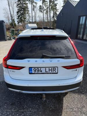 Balts Volvo V90 2018 Tallina, ar dzinēja tilpumu 2.00 L un nobraukumu 176 tūkst. km par 25790 €, foto 4 vietnē AUTOMOTO.COM.LV