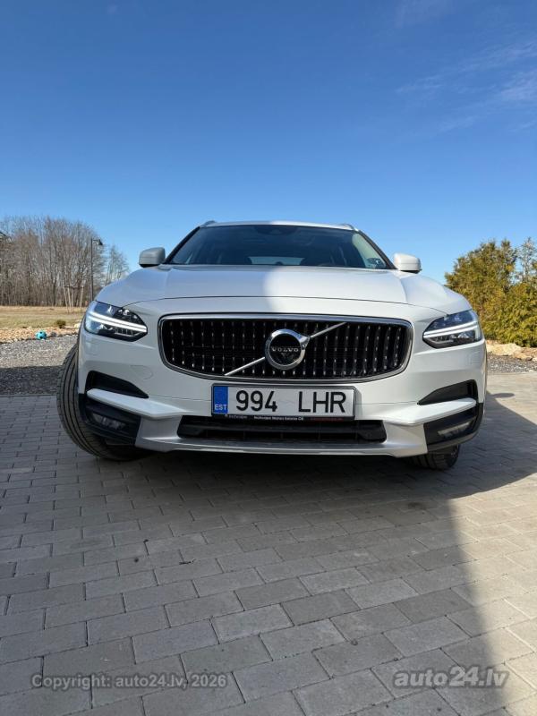Balts Volvo V90 2018 Tallina, ar dzinēja tilpumu 2.00 L un nobraukumu 176 tūkst. km par 25790 €, foto 6 vietnē AUTOMOTO.COM.LV