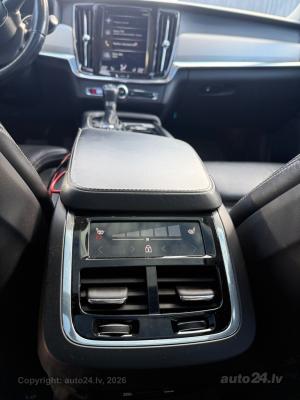 Balts Volvo V90 2018 Tallina, ar dzinēja tilpumu 2.00 L un nobraukumu 176 tūkst. km par 25790 €, foto 7 vietnē AUTOMOTO.COM.LV