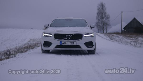 White Volvo V90 2018 in Rakvere, with an engine capacity of 2.00 L and mileage of 273 thousand km for 19500 €, photo 2 on AUTOMOTO.COM.LV