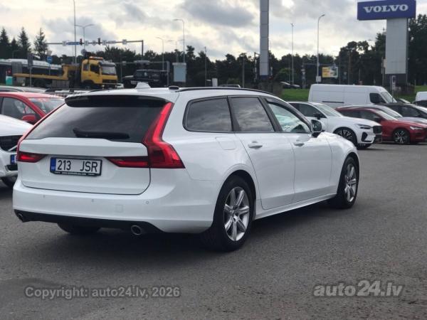 Balts Volvo V90 2018 Tallina, ar dzinēja tilpumu 2.00 L un nobraukumu 307 tūkst. km par 14600 €, foto 3 vietnē AUTOMOTO.COM.LV