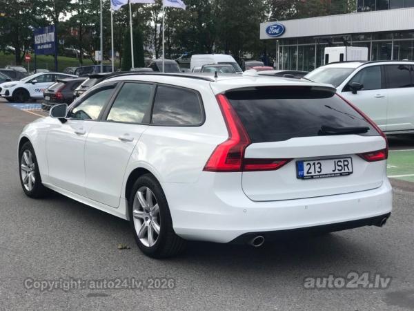 Balts Volvo V90 2018 Tallina, ar dzinēja tilpumu 2.00 L un nobraukumu 307 tūkst. km par 14600 €, foto 4 vietnē AUTOMOTO.COM.LV