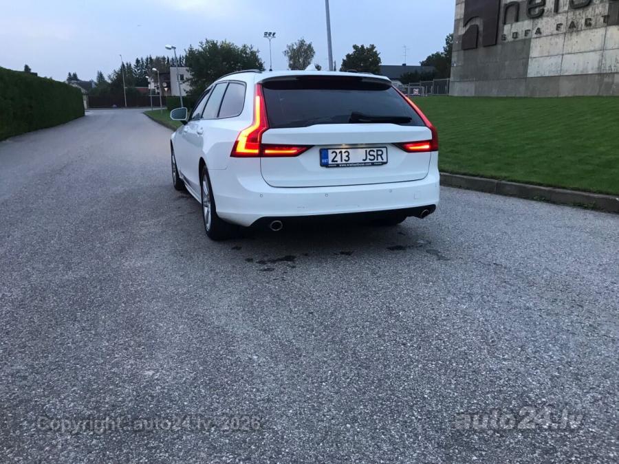 Balts Volvo V90 2018 Tallina, ar dzinēja tilpumu 2.00 L un nobraukumu 307 tūkst. km par 14600 €, foto 10 vietnē AUTOMOTO.COM.LV