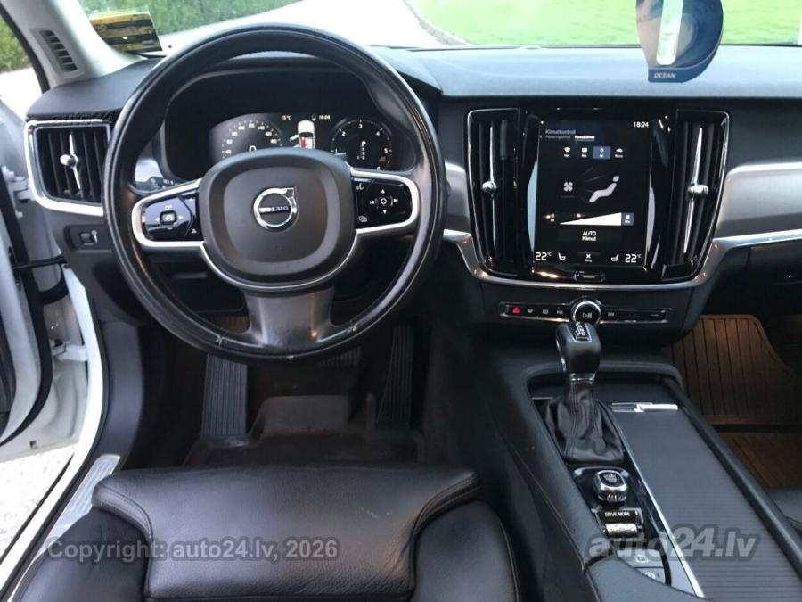Balts Volvo V90 2018 Tallina, ar dzinēja tilpumu 2.00 L un nobraukumu 307 tūkst. km par 14600 €, foto 12 vietnē AUTOMOTO.COM.LV
