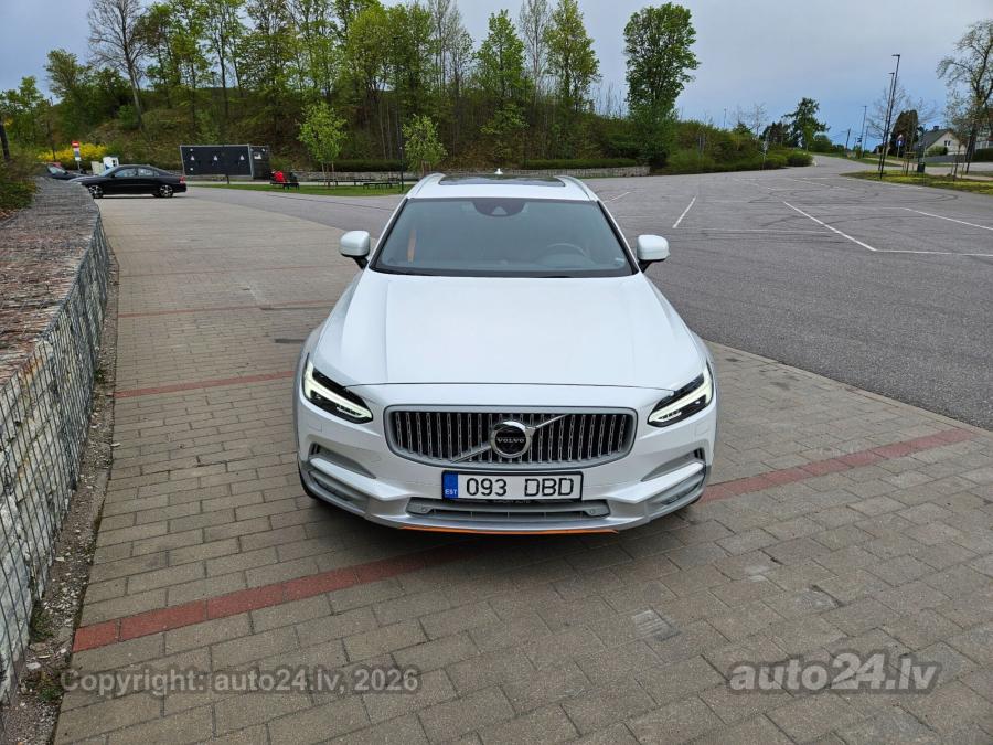 Balts Volvo V90 2018 Kunda, ar dzinēja tilpumu 2.00 L un nobraukumu 151 tūkst. km par 24999 €, foto 3 vietnē AUTOMOTO.COM.LV