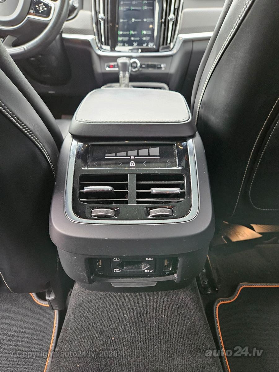 Balts Volvo V90 2018 Kunda, ar dzinēja tilpumu 2.00 L un nobraukumu 151 tūkst. km par 24999 €, foto 8 vietnē AUTOMOTO.COM.LV