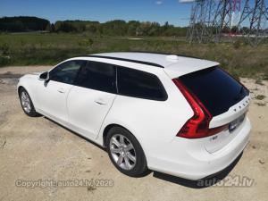White Volvo V90 2018 in Parnu, with an engine capacity of 2.00 L and mileage of 255 thousand km for 15890 €, photo 6 on AUTOMOTO.COM.LV