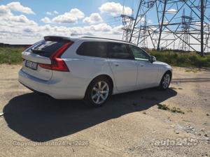 White Volvo V90 2018 in Parnu, with an engine capacity of 2.00 L and mileage of 255 thousand km for 15890 €, photo 10 on AUTOMOTO.COM.LV
