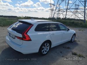 White Volvo V90 2018 in Parnu, with an engine capacity of 2.00 L and mileage of 255 thousand km for 15890 €, photo 12 on AUTOMOTO.COM.LV