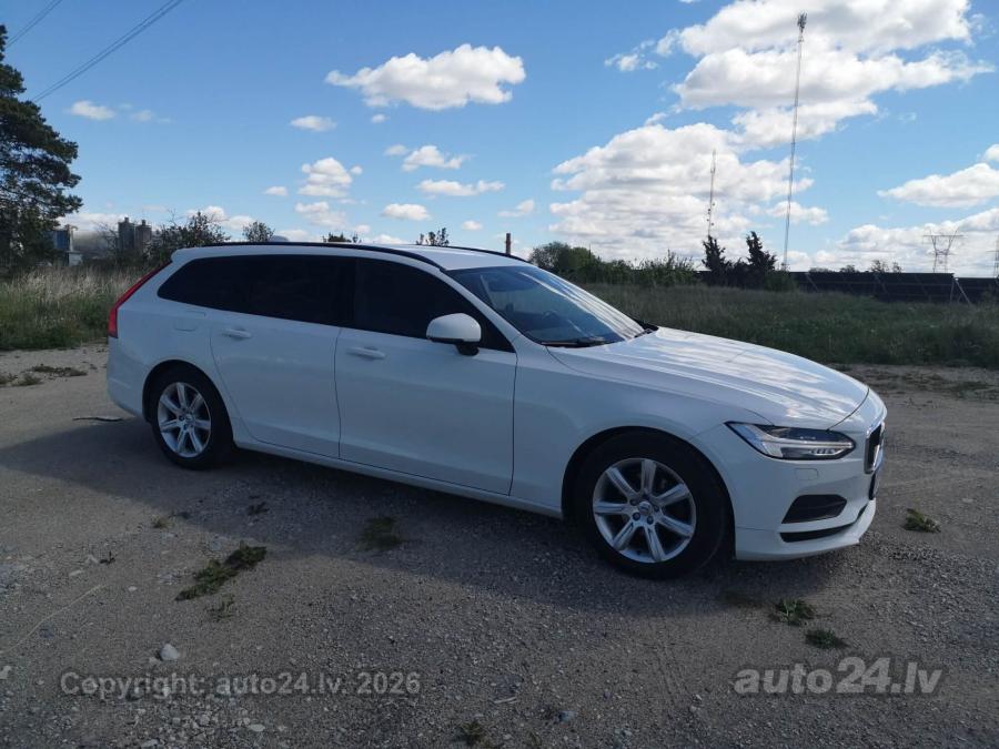 White Volvo V90 2018 in Parnu, with an engine capacity of 2.00 L and mileage of 255 thousand km for 15890 €, photo 13 on AUTOMOTO.COM.LV