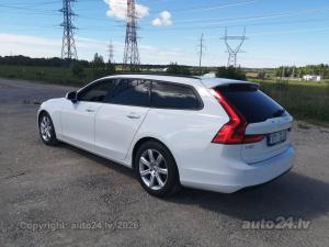 White Volvo V90 2018 in Parnu, with an engine capacity of 2.00 L and mileage of 255 thousand km for 15890 €, photo 14 on AUTOMOTO.COM.LV