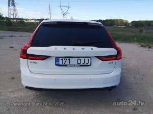 White Volvo V90 2018 in Parnu, with an engine capacity of 2.00 L and mileage of 255 thousand km for 15890 €, photo 15 on AUTOMOTO.COM.LV