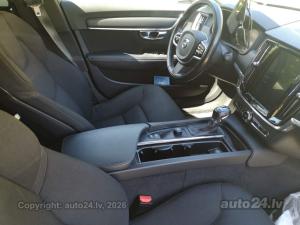 White Volvo V90 2018 in Parnu, with an engine capacity of 2.00 L and mileage of 255 thousand km for 15890 €, photo 19 on AUTOMOTO.COM.LV