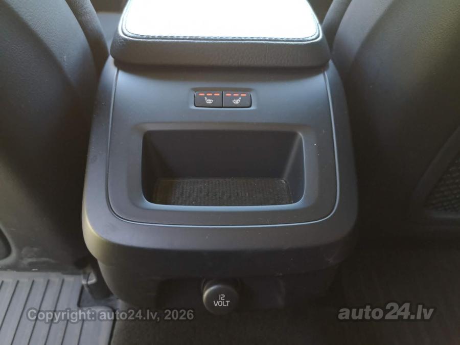 White Volvo V90 2018 in Parnu, with an engine capacity of 2.00 L and mileage of 255 thousand km for 15890 €, photo 20 on AUTOMOTO.COM.LV