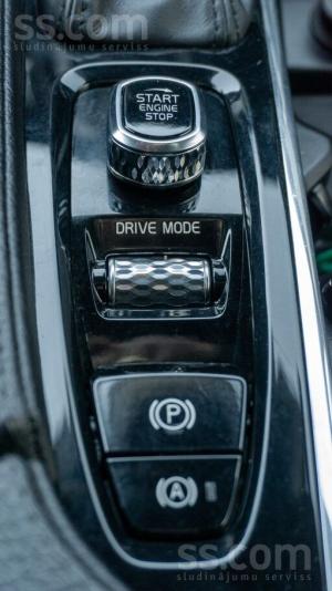 White Volvo V90 2018 in Riga, with an engine capacity of 2.00 L and mileage of 206 thousand km for 15190 €, photo 17 on AUTOMOTO.COM.LV
