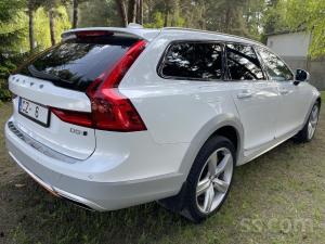 Balts Volvo V90 2018 Rīga, ar dzinēja tilpumu 2.00 L un nobraukumu 413 tūkst. km par 17143 €, foto 3 vietnē AUTOMOTO.COM.LV