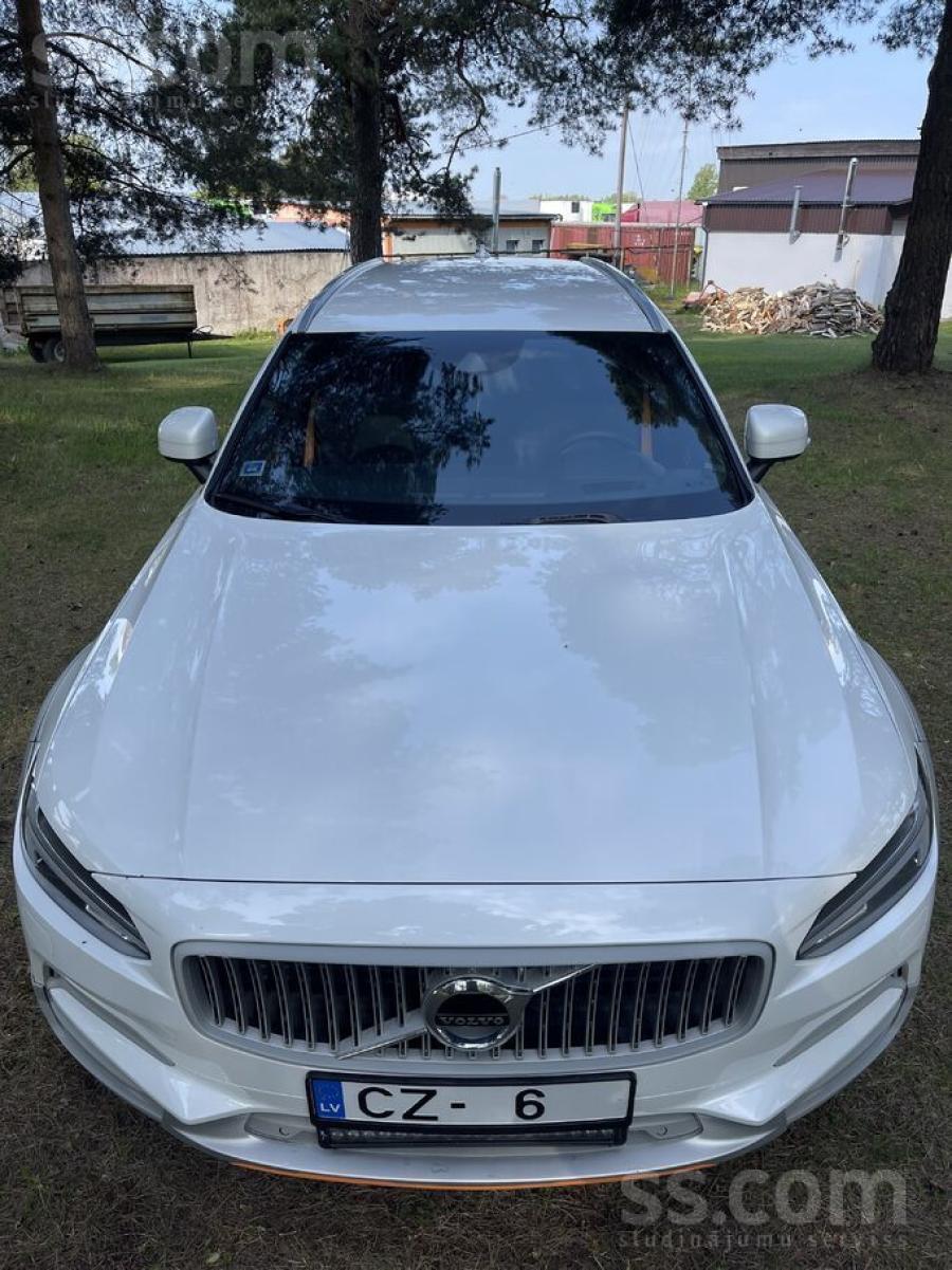 Balts Volvo V90 2018 Rīga, ar dzinēja tilpumu 2.00 L un nobraukumu 413 tūkst. km par 17143 €, foto 6 vietnē AUTOMOTO.COM.LV