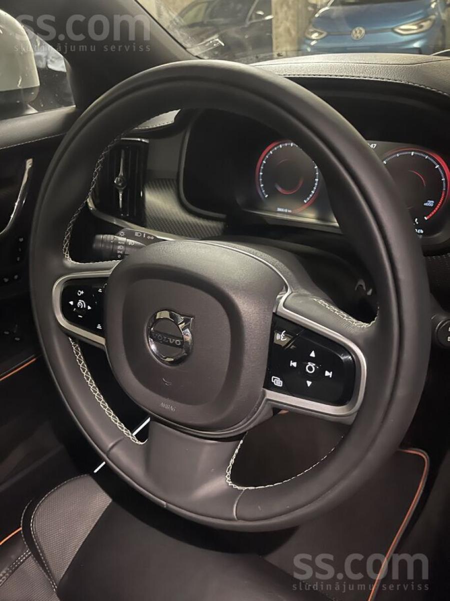Balts Volvo V90 2018 Rīga, ar dzinēja tilpumu 2.00 L un nobraukumu 413 tūkst. km par 17143 €, foto 22 vietnē AUTOMOTO.COM.LV