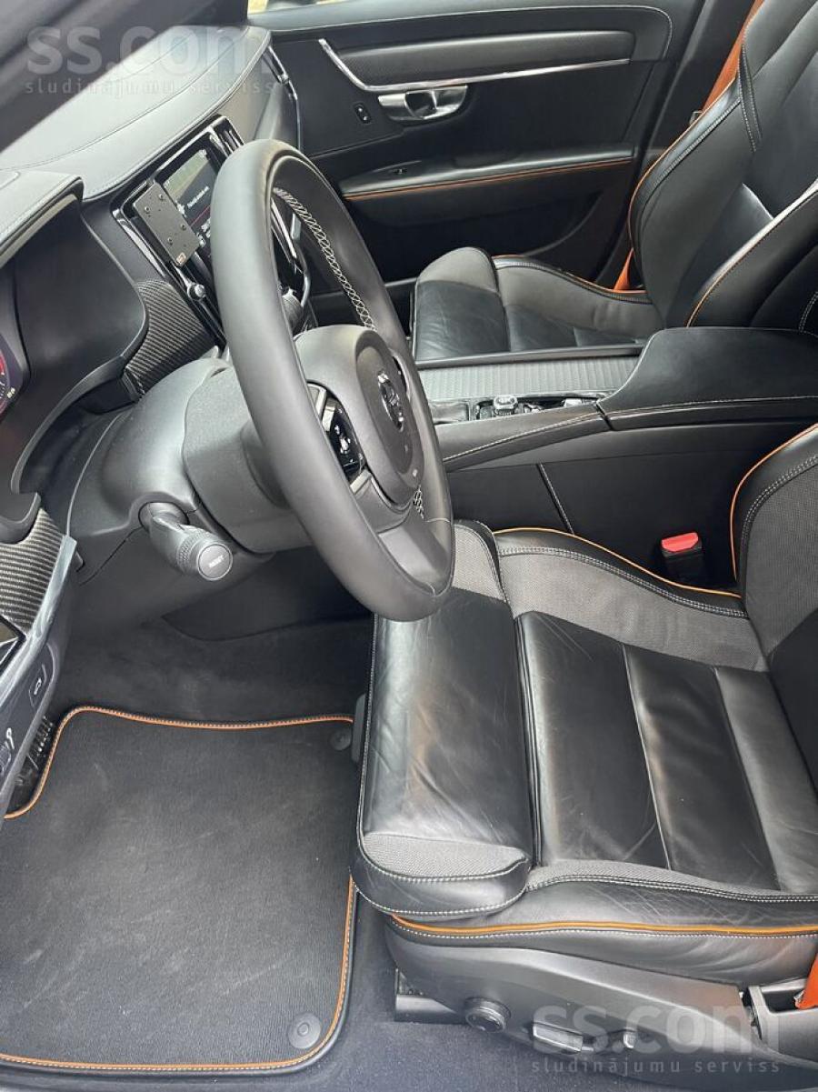 Balts Volvo V90 2018 Rīga, ar dzinēja tilpumu 2.00 L un nobraukumu 413 tūkst. km par 17143 €, foto 18 vietnē AUTOMOTO.COM.LV