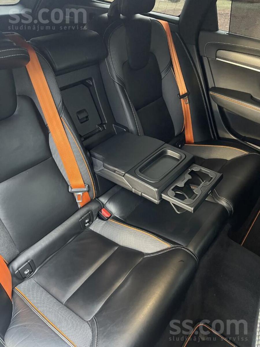 White Volvo V90 2018 in Riga, with an engine capacity of 2.00 L and mileage of 413 thousand km for 17143 €, photo 14 on AUTOMOTO.COM.LV