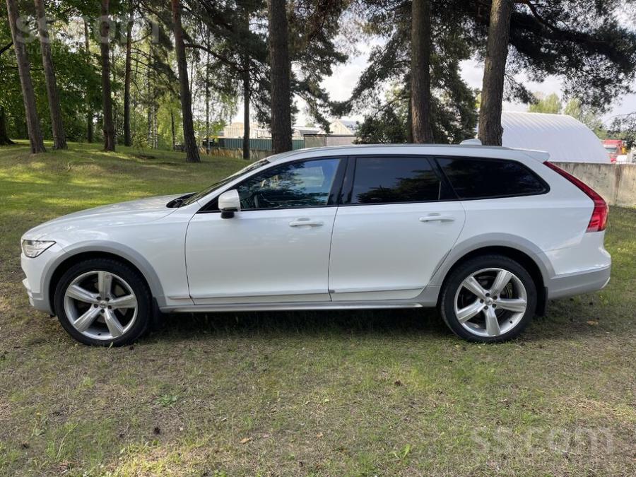 Balts Volvo V90 2018 Rīga, ar dzinēja tilpumu 2.00 L un nobraukumu 413 tūkst. km par 17143 €, foto 7 vietnē AUTOMOTO.COM.LV