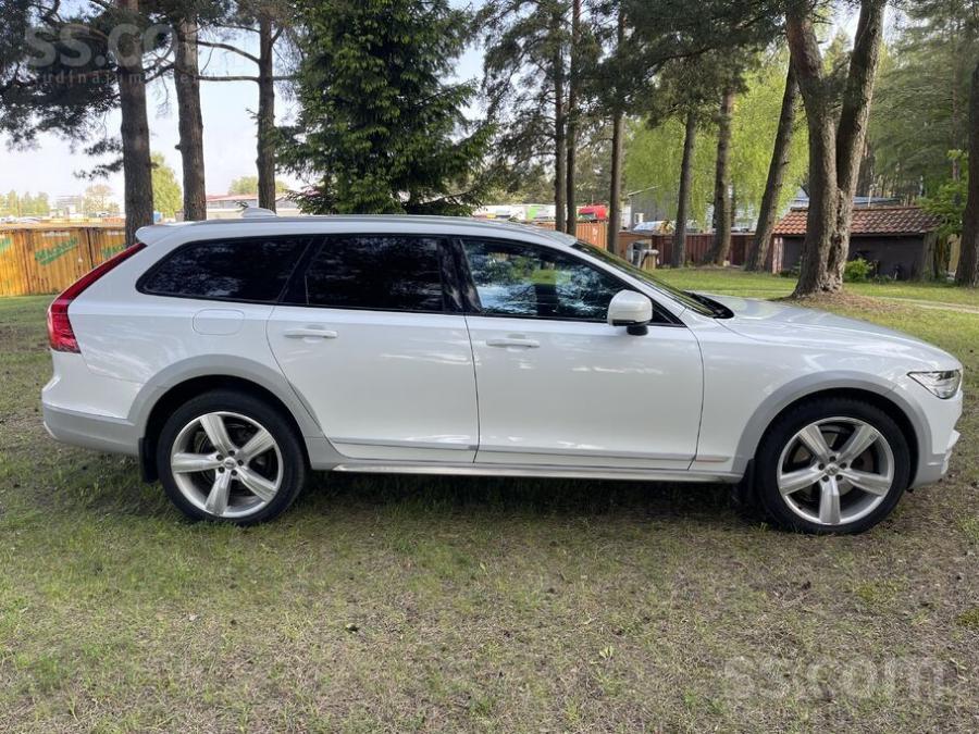Balts Volvo V90 2018 Rīga, ar dzinēja tilpumu 2.00 L un nobraukumu 413 tūkst. km par 17143 €, foto 8 vietnē AUTOMOTO.COM.LV