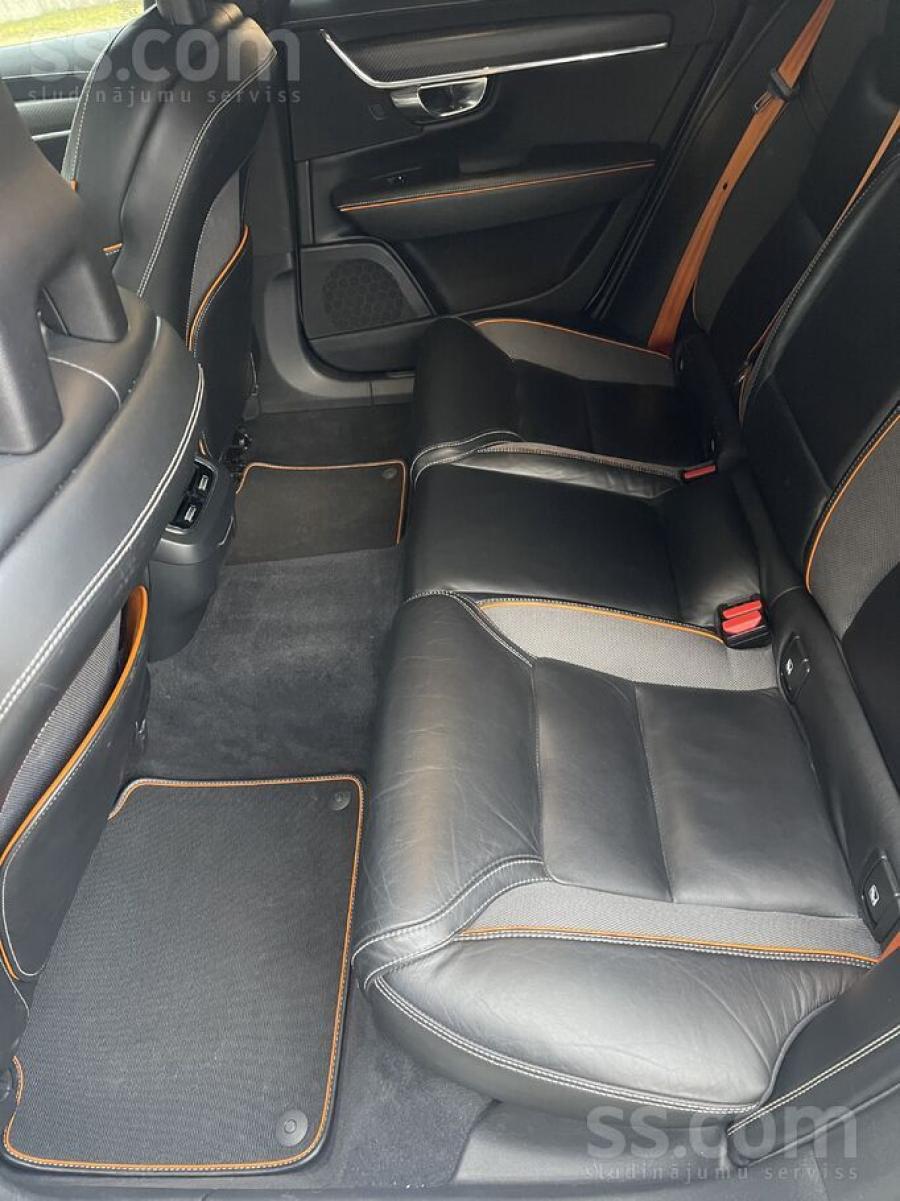 Balts Volvo V90 2018 Rīga, ar dzinēja tilpumu 2.00 L un nobraukumu 413 tūkst. km par 17143 €, foto 15 vietnē AUTOMOTO.COM.LV