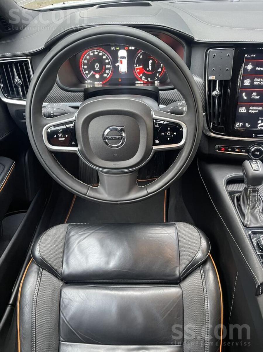Balts Volvo V90 2018 Rīga, ar dzinēja tilpumu 2.00 L un nobraukumu 413 tūkst. km par 17143 €, foto 17 vietnē AUTOMOTO.COM.LV