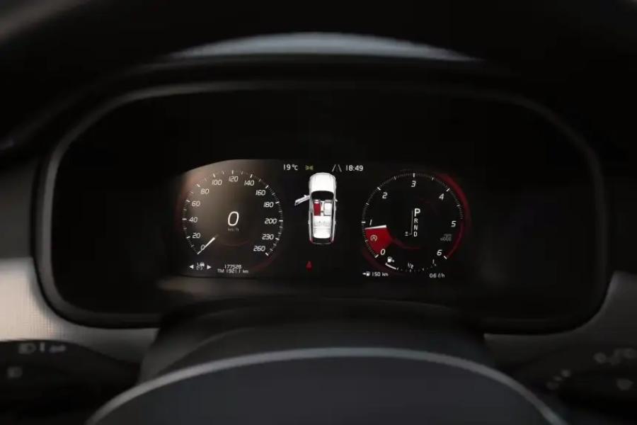 Белый Вольво В90 2018 в Елгава, объемом двигателя 2.00 л и пробегом 177 тыс. км за 21500 €, фото 20 на AUTOMOTO.COM.LV