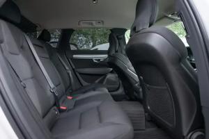 Balts Volvo V90 2018 Liepāja, ar dzinēja tilpumu 2.00 L un nobraukumu 233 tūkst. km par 15000 €, foto 14 vietnē AUTOMOTO.COM.LV