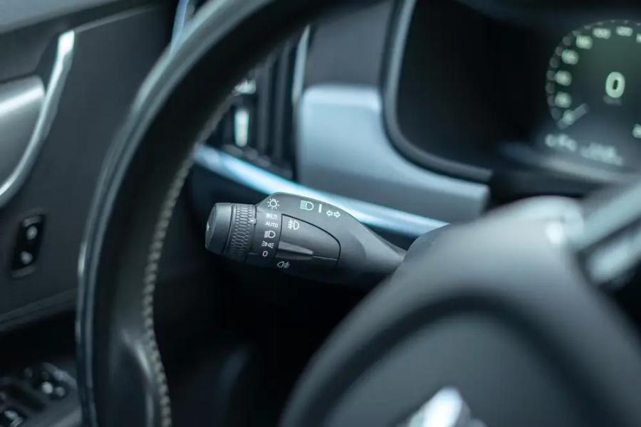 Balts Volvo V90 2018 Liepāja, ar dzinēja tilpumu 2.00 L un nobraukumu 233 tūkst. km par 15000 €, foto 17 vietnē AUTOMOTO.COM.LV