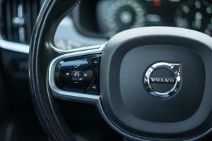 Balts Volvo V90 2018 Liepāja, ar dzinēja tilpumu 2.00 L un nobraukumu 233 tūkst. km par 15000 €, foto 18 vietnē AUTOMOTO.COM.LV