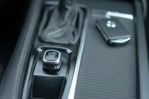 Balts Volvo V90 2018 Liepāja, ar dzinēja tilpumu 2.00 L un nobraukumu 233 tūkst. km par 15000 €, foto 21 vietnē AUTOMOTO.COM.LV