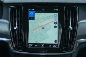 Balts Volvo V90 2018 Liepāja, ar dzinēja tilpumu 2.00 L un nobraukumu 233 tūkst. km par 15000 €, foto 26 vietnē AUTOMOTO.COM.LV