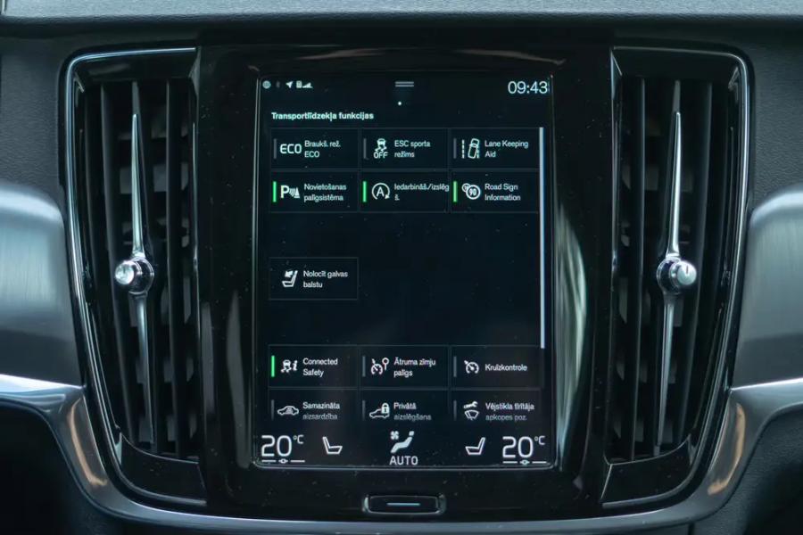 Balts Volvo V90 2018 Liepāja, ar dzinēja tilpumu 2.00 L un nobraukumu 233 tūkst. km par 15000 €, foto 28 vietnē AUTOMOTO.COM.LV