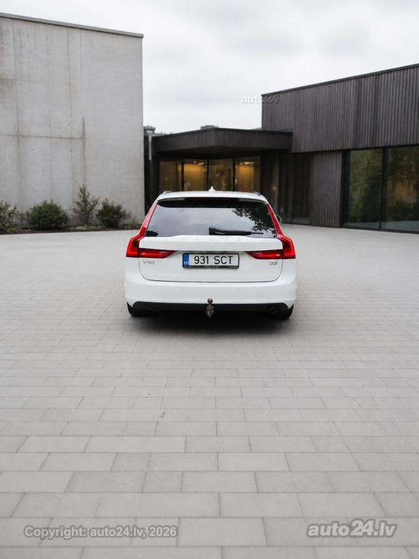 Balts Volvo V90 2018 Tartu, ar dzinēja tilpumu 2.00 L un nobraukumu 295 tūkst. km par 16900 €, foto 4 vietnē AUTOMOTO.COM.LV