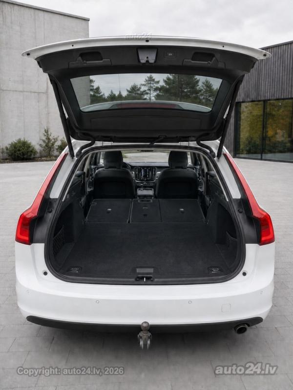 Balts Volvo V90 2018 Tartu, ar dzinēja tilpumu 2.00 L un nobraukumu 295 tūkst. km par 16900 €, foto 7 vietnē AUTOMOTO.COM.LV