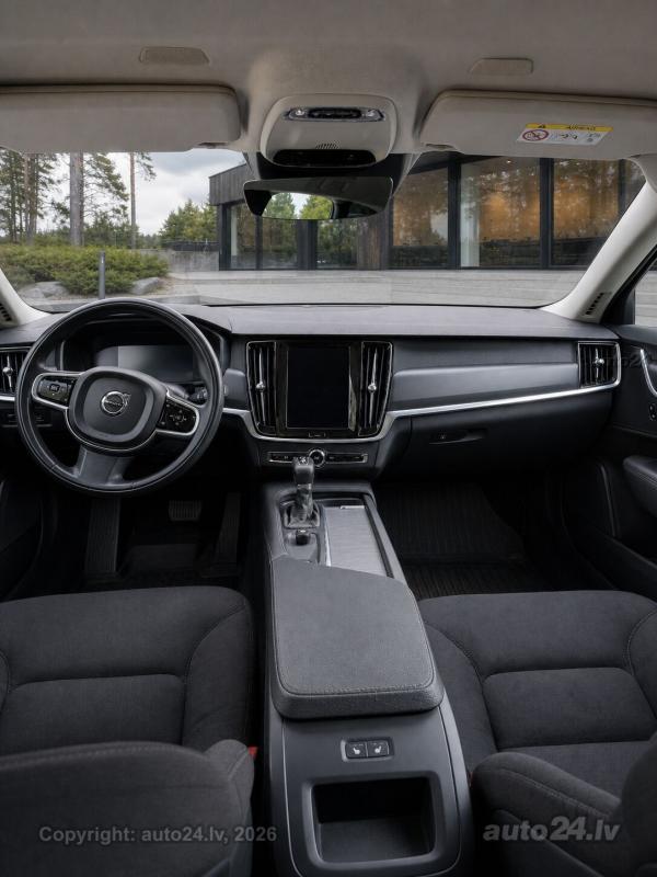 Balts Volvo V90 2018 Tartu, ar dzinēja tilpumu 2.00 L un nobraukumu 295 tūkst. km par 16900 €, foto 8 vietnē AUTOMOTO.COM.LV