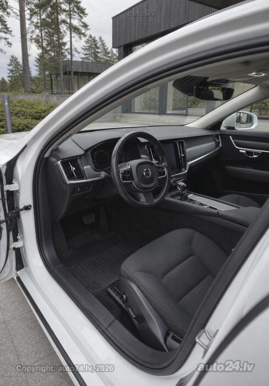 Balts Volvo V90 2018 Tartu, ar dzinēja tilpumu 2.00 L un nobraukumu 295 tūkst. km par 16900 €, foto 11 vietnē AUTOMOTO.COM.LV