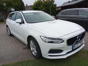 White Volvo V90 2018 in Kaunas, with an engine capacity of 1.97 L and mileage of 400 thousand km for 11300 €, photo 4 on AUTOMOTO.COM.LV