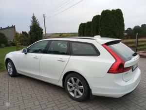 White Volvo V90 2018 in Kaunas, with an engine capacity of 1.97 L and mileage of 400 thousand km for 11300 €, photo 6 on AUTOMOTO.COM.LV