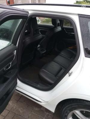 White Volvo V90 2018 in Kaunas, with an engine capacity of 1.97 L and mileage of 400 thousand km for 11300 €, photo 10 on AUTOMOTO.COM.LV