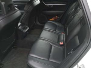 White Volvo V90 2018 in Kaunas, with an engine capacity of 1.97 L and mileage of 400 thousand km for 11300 €, photo 11 on AUTOMOTO.COM.LV