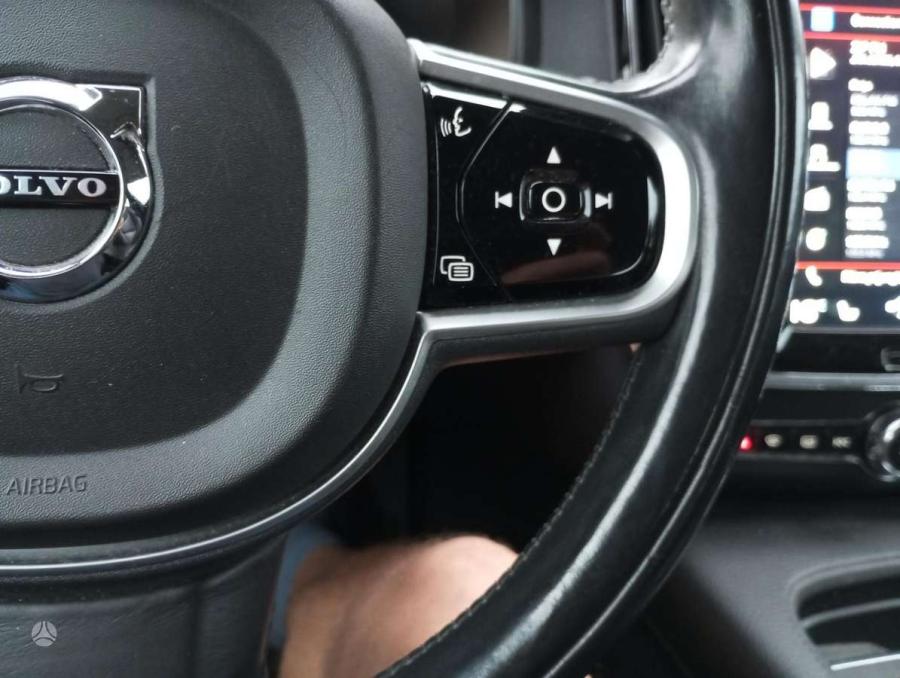 White Volvo V90 2018 in Kaunas, with an engine capacity of 1.97 L and mileage of 400 thousand km for 11300 €, photo 12 on AUTOMOTO.COM.LV