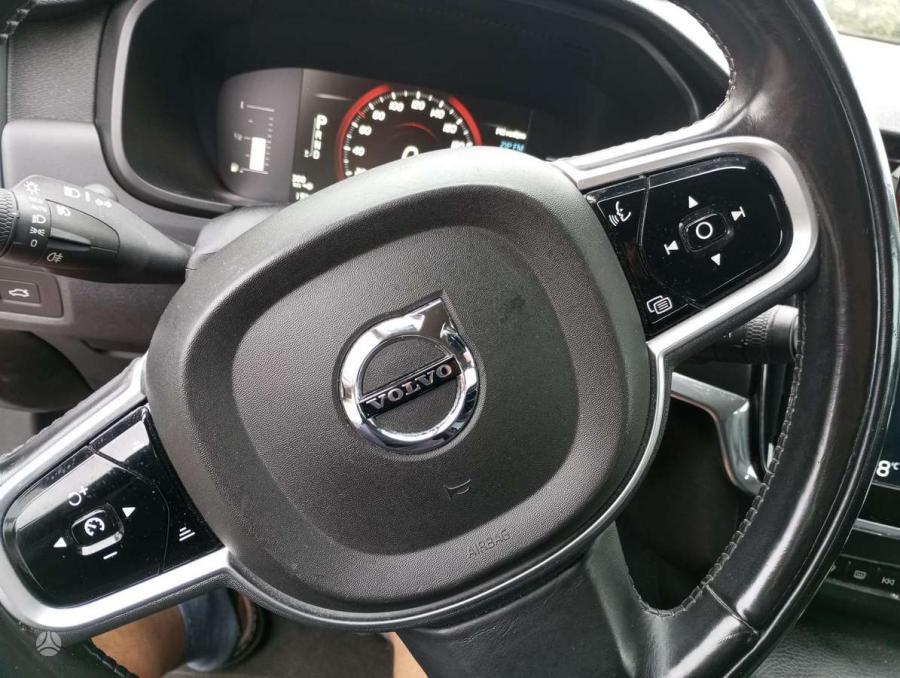 White Volvo V90 2018 in Kaunas, with an engine capacity of 1.97 L and mileage of 400 thousand km for 11300 €, photo 13 on AUTOMOTO.COM.LV