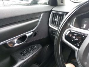 White Volvo V90 2018 in Kaunas, with an engine capacity of 1.97 L and mileage of 400 thousand km for 11300 €, photo 14 on AUTOMOTO.COM.LV