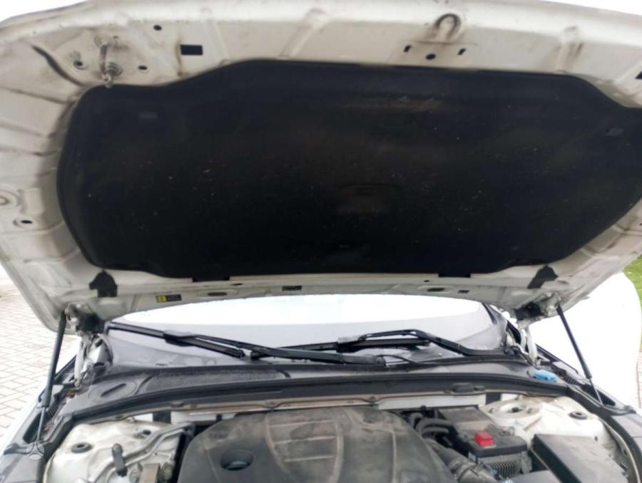 White Volvo V90 2018 in Kaunas, with an engine capacity of 1.97 L and mileage of 400 thousand km for 11300 €, photo 19 on AUTOMOTO.COM.LV
