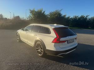 White Volvo V90 2018 in Tallinn, with an engine capacity of 2.00 L and mileage of 185 thousand km for 22900 €, photo 5 on AUTOMOTO.COM.LV